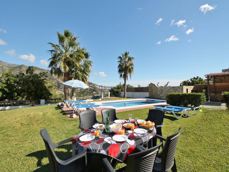 Villa Los Tablazos (1009), Nerja, www.lomaespanjassa.com